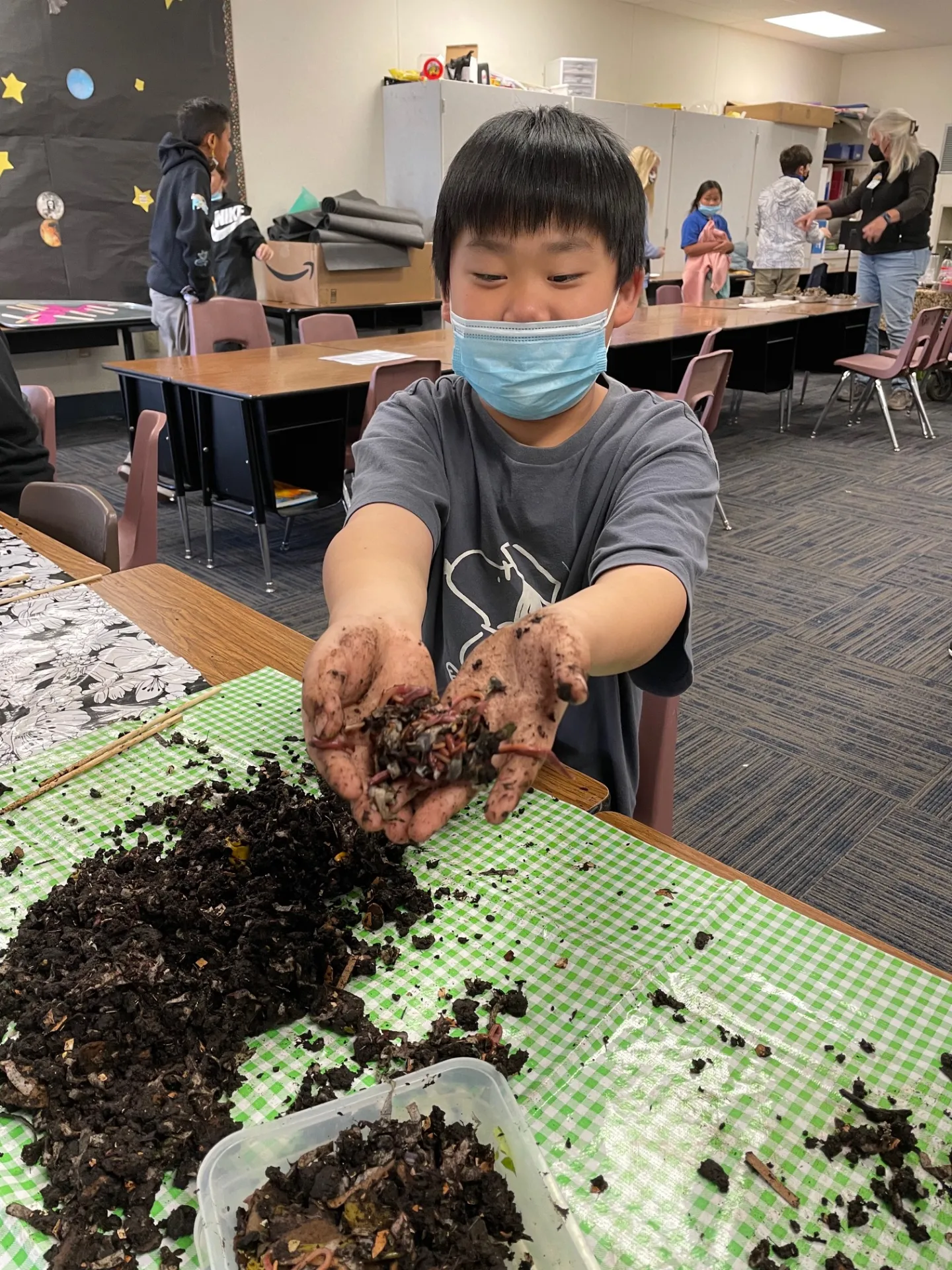 Worms! The Fun Way to Compost - Mountain View | UC Agriculture and ...